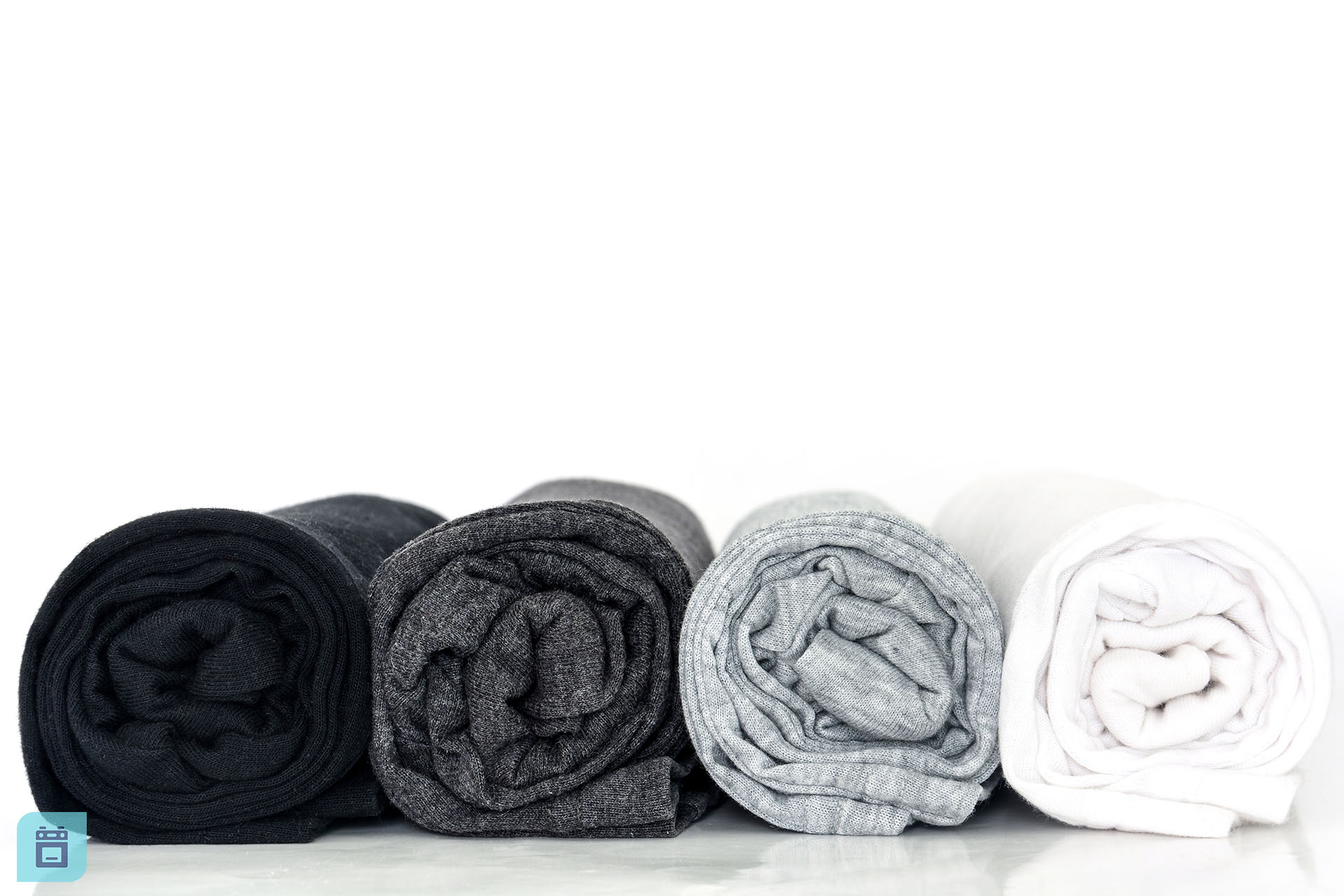 Jak prać biało-czarne ubrania? | nowe-agd.pl